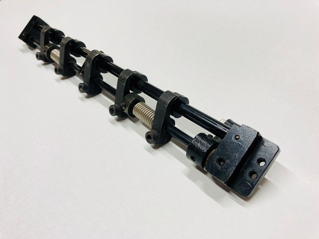 Pinza Salida Ryobi 3302, 3304 – Maquimpres